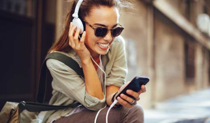 How to Create a Podcast Playlist on Spotify - Make Tech Easier