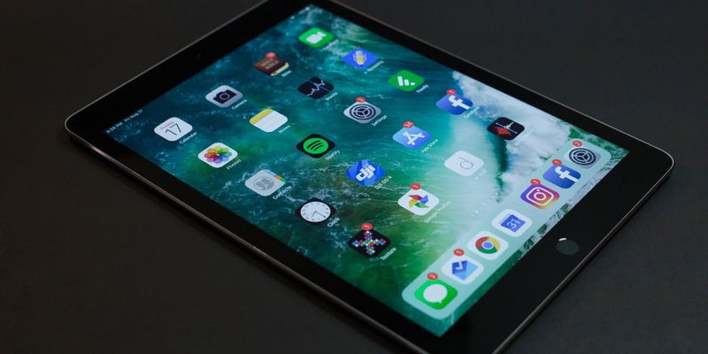 How to Customize the Dock on iPad - Make Tech Easier