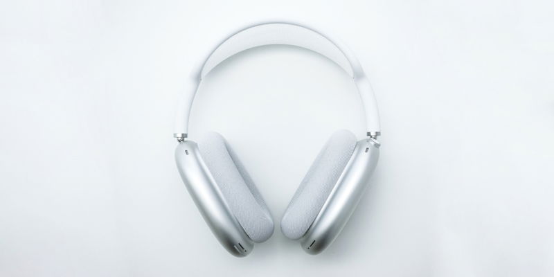 How to Restart and Reset Your AirPods Max - Make Tech Easier