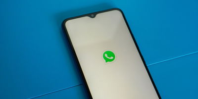 How to View a WhatsApp Status Secretly - Make Tech Easier
