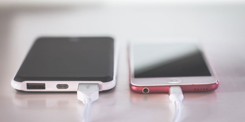 Top 6 Charging Stations for Multiple Devices - Make Tech Easier