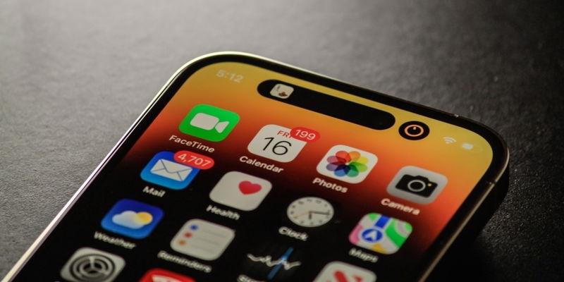 How to Use Live Activities on Your iPhone - Make Tech Easier