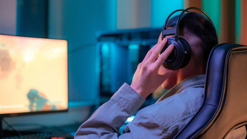 How to Gift a Steam Game - Make Tech Easier