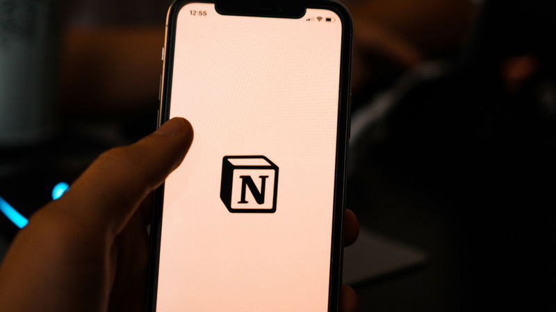 Why I Use the Notion App to Organize My Life - Make Tech Easier